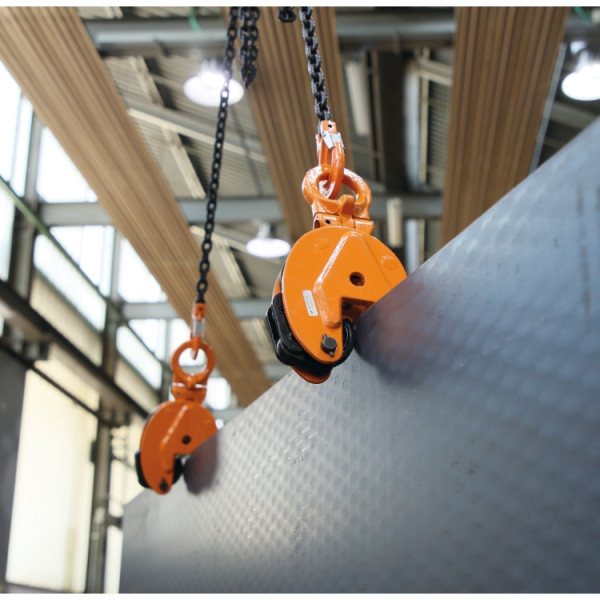 Steel plate lifting clamps with articulated lifting eyes 8135 – Beta Tools